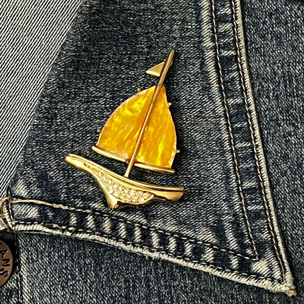 Vintage Lr Gold-Tone Sailboat Brooch - Nautical Gold … - Gem